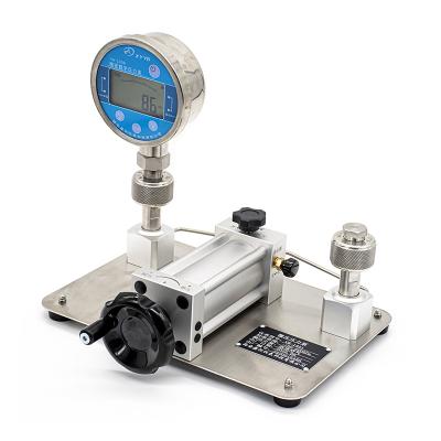 Cina Portable Handheld Miniature Pressure Test Pump Laboratory Field Operation Micro Pressure Calibration Pump in vendita