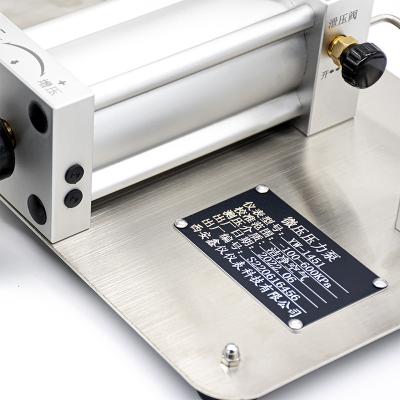 Cina Portable Handheld Miniature Pressure Test Pump Laboratory Field Operation Micro Pressure Calibration Pump in vendita