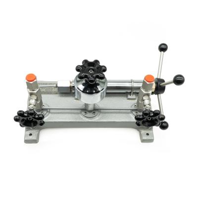 Cina Pompa di taratura idraulica portatile YW-60 Pompa manuale ad alta pressione per la taratura in loco degli strumenti a pressione in vendita