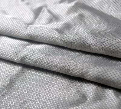 Chine bouclier de trellis de diamant et feuilles 100% argentés conducteurs de fondre à vendre