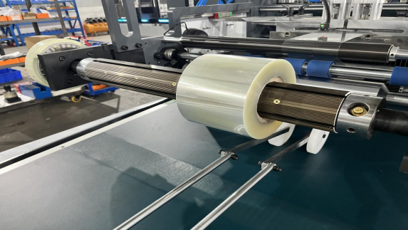 Coil support mechanism with magnetic powder controller