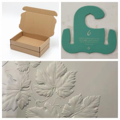 Cina Macchina di taglio a stampo automatico piatta multifunzione adatta a vari requisiti di carta da stampa e scatola di imballaggio in vendita