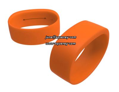 China Buy the newest Silicone Pocket Bands,Custom made Pocketband key wristband factory