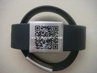China Unique QR Code on Stainless Steel Metal Custom size QR code ID Plate QR Code Bracelet for sale