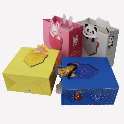 China NEW DESIGN Wholesale Wedding Laser Cut Paper Gift Bag Wedding Favors Candy Boxes Wedding Gift Boxes Chocolate Box Paper for sale