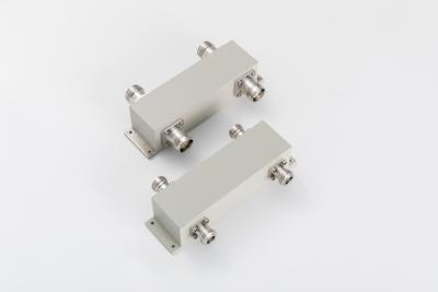 中国 550-6000MHz DASのための雑種のカプラーPIM -150/-160 Nの女性/4.3-10女性 販売のため
