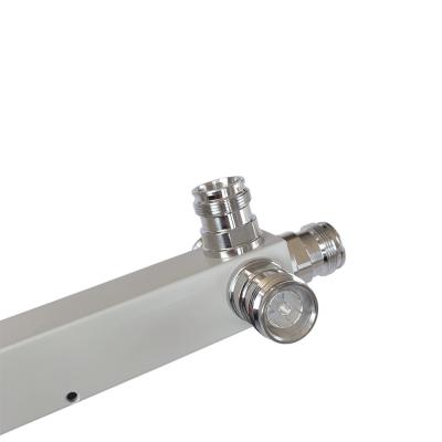 Cina separatore femminile di potere reattivo di Mini Design Low PIM -165dbc 4Way di BACCANO 4.3-10 femminili di 698-6000MHz N mini per il DAS IBS in vendita