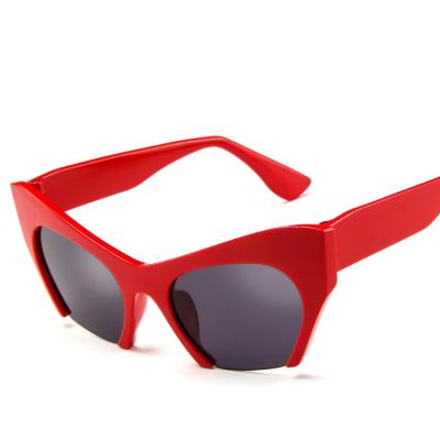 Cina Occhiali da sole d'avanguardia BSCI di vendita di Cat Eye Women Plastic Hot della mezza struttura di modo in vendita