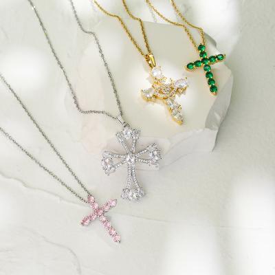 Cina L'oro di zircone 24k ha placcato la collana trasversale 925 Sterling Silver Crystal Choker del pendente in vendita
