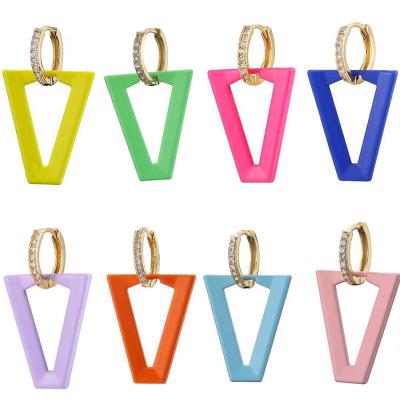 Cina Zircone del AAA del pendente di forma di v della pittura di 18k placcato oro Diamond Hoop Earrings Colorful Spray in vendita