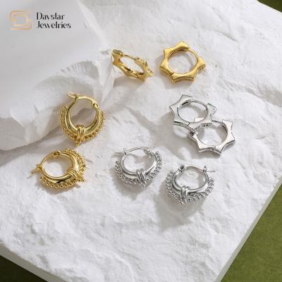 Cina L'oro d'ottone geometrico 18k ha placcato gli orecchini Diamond Zircon Huggie For Women del cerchio in vendita