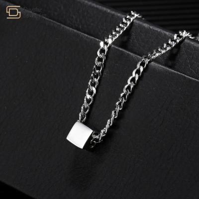 Cina Girocolli cubani del pendente del blocchetto di quadrato della collana della catena della clavicola d'acciaio di titanio hip-hop in vendita
