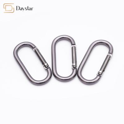 China Heavy Duty Metal Spring Hook , Oval Rectangle Keychain Snap Clip For Bag Hiking en venta