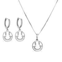 China Smiley 18K Gold Jewelry Set 2 Piece Necklace and Earrings for Women for sale