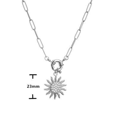 Cina I gioielli dell'oro dell'OEM 18K hanno messo la collana d'argento del pendente del girasole dell'oro di zircone in vendita