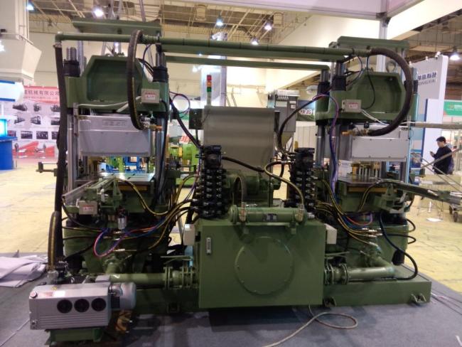Fifo Vertical Rubber Injection Molding Machine