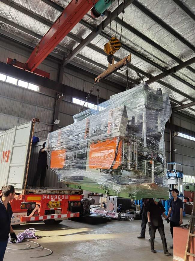 Silicone Compression Molding Machine