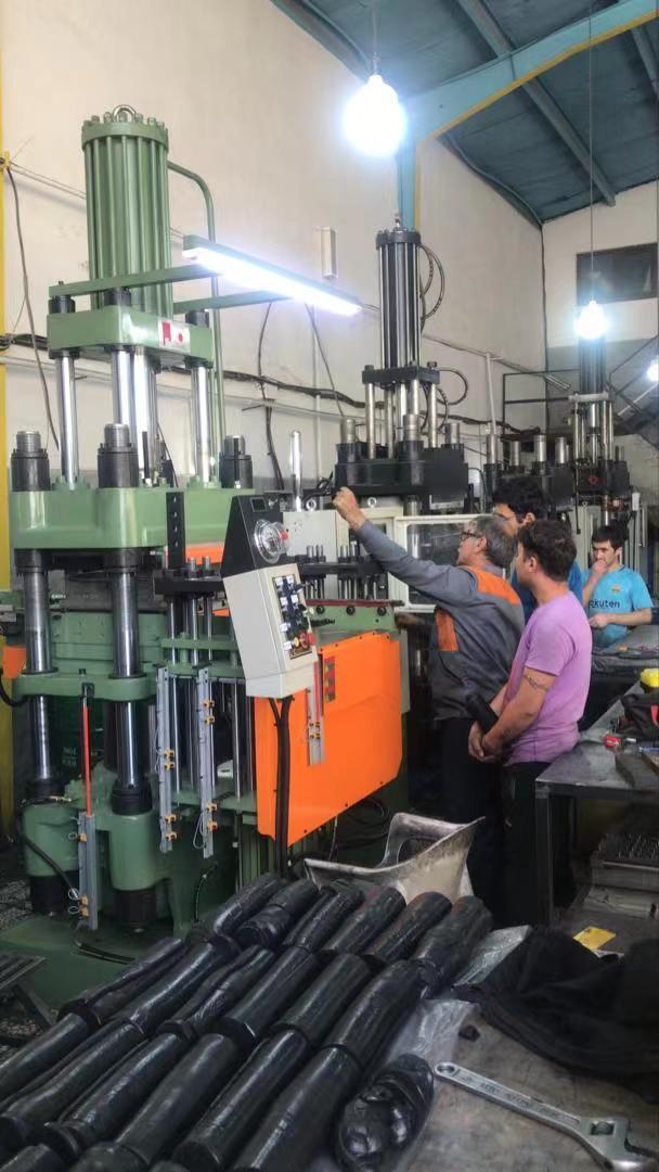500t Rubber Moulding Hydraulic Press Machine/Vulcanizing Press with Core Lifter