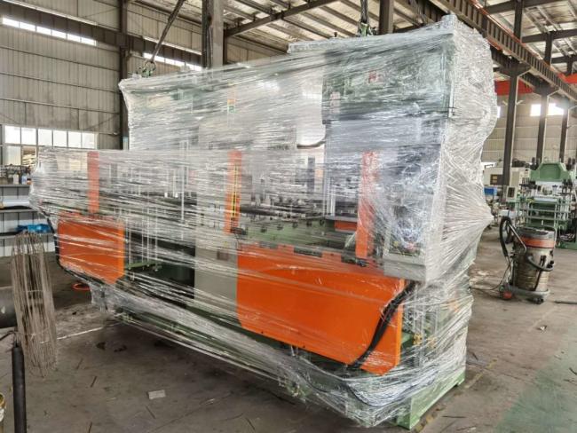 Customized Rubber&Silicone Production Making Vulcanizing Machine with Core Lifter