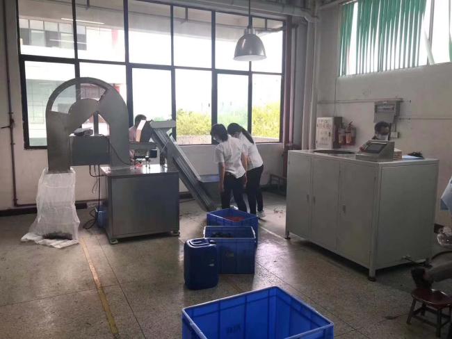 air energy rubber parts deburring/deflashing machine/ air energy edge dismantling machine
