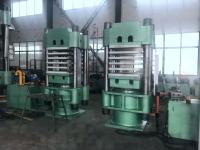 China Customizable Vertical Multi-Plate Rubber Mat Hydraulic Vulcanzing Machine for Results for sale
