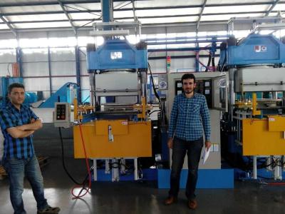 China Vacuum Platen Press Vulcanizing Machine for Rubber or Silicone Products for sale