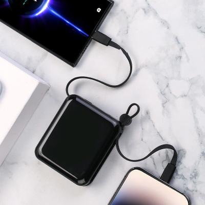 中国 ポータブルミニパワーバンク 10000mAh 35W超高速充電 パワーバンク LEDディスプレイ付き ダブルケーブルパワーバンク内蔵 販売のため