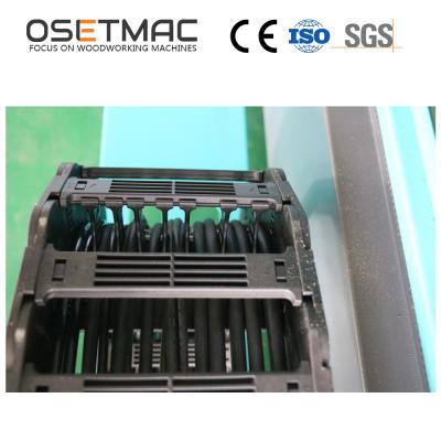 Cina 3 assi CNC Nesting Machine per armadietto in legno e finestre alimentato da servomotore SYNTEC in vendita