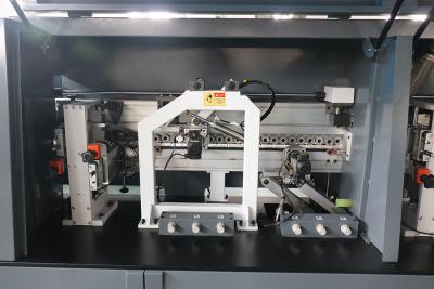 중국 끝 정리 기능 코너 라운드 OSETMAC PVC MDF 접착판과 함께 가장자리 밴딩 기계 판매용