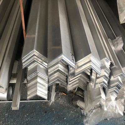 China ASTM 40*5mm 316 Structurele secties van roestvrij staal Roestvrij hoekbalk warmgewalst Te koop