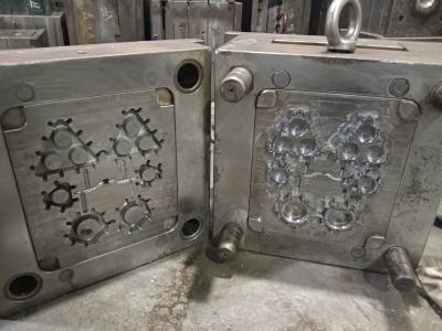 China Durable Custom Plastic Injection Molding ABS PP PC Versatile 300000 Shots For Toy Components for sale