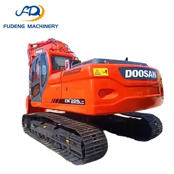 Quality Factory Direct Rugged Used 1.05m³ Bucket Capacity Excavator with DOOSAN DX225LC Excavator for Forestry Task for sale