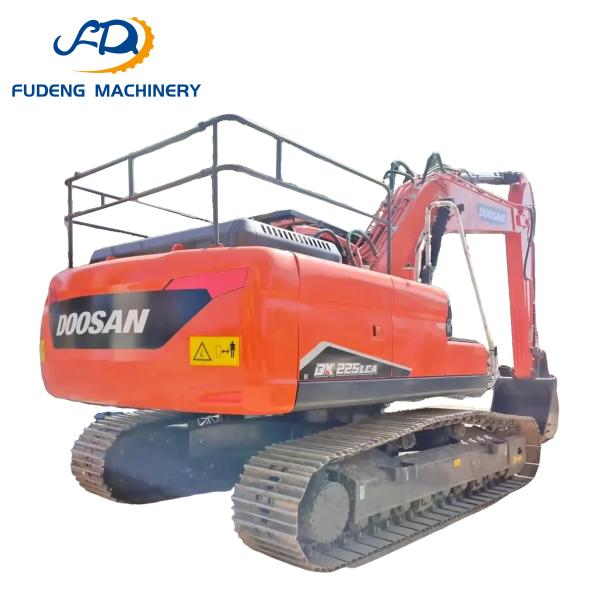 Quality High Efficiency Doosan DX225LC Excavator with an Operating Weight of 22 Tons Excavator Suitable for Large Scale Projects for sale