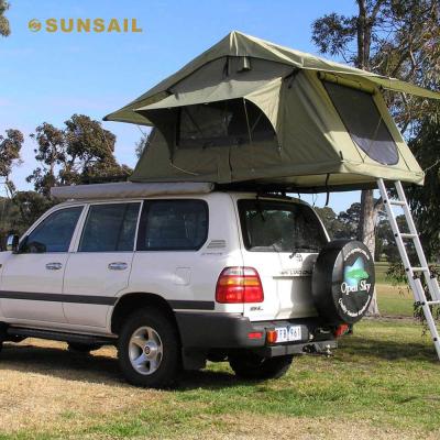 Chine Tente de camouflage / style de jeu de terrain pour votre prochain voyage de camping Tente de toit de voiture à vendre