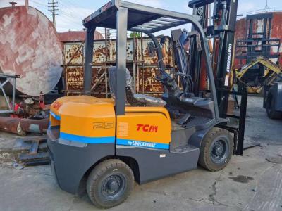 Cina 2.5 tonnellate di carrello elevatore TCM FD25 in Giappone con altezza minima di sollevamento 23 mm e lunghezza di forcella 1150 mm in vendita