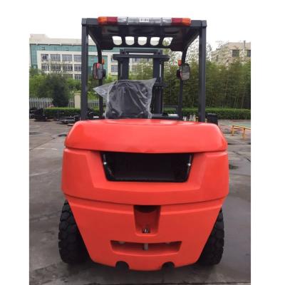 Cina 5 tonnellate di carrello elevatore diesel con posizionatore di forcella del motore ISUZU e cambio laterale Euro5/EPA in vendita