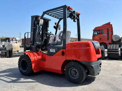 China Caminhão de empilhadeira diesel de 5 toneladas com motor japonês ISUZU posicionador de garfo e mudança lateral à venda