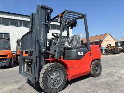 Cina Giappone 5 tonnellate di forklift diesel con posizionatore di forchetta e cambio laterale in vendita
