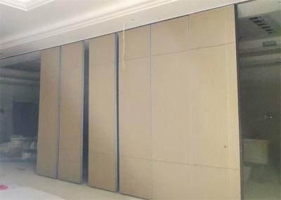 中国 SGSは掛かる部屋ディバイダー、木製の容易な維持のホールの仕切りを承認した 販売のため