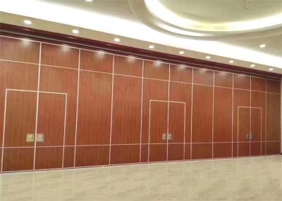 China De akoestische Houten Vouwende Gemakkelijke Installatie van de Verdelingsmuur voor Vergaderzaal Te koop