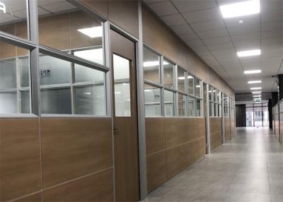 Cina Divisioni di legno dell'ufficio del ODM dell'OEM smontabili per area di lavoro pubblica in vendita