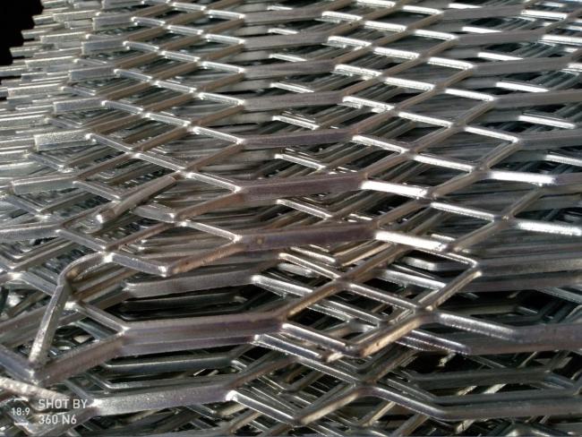 Honeycomb Flattened 11.15kg/M2 Weight Expanded Metal Mesh 4x8