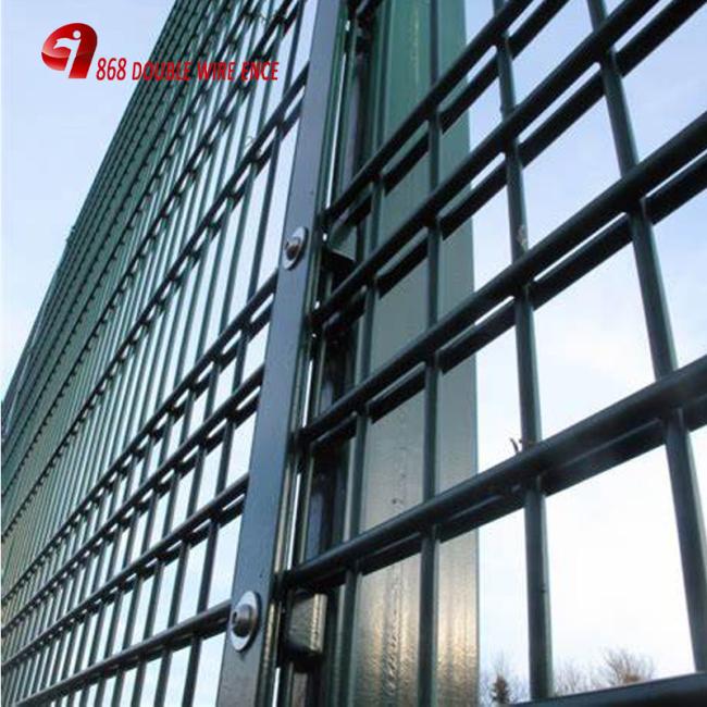 Metal 868 656 Double Welded Wire Mesh Fencing Panels Green Color For Garden