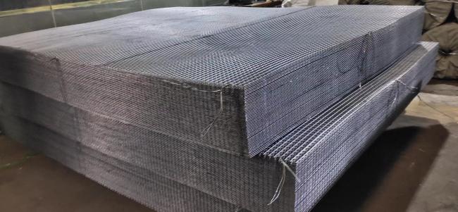 2X2inch Galvanized Cattle Welded Wire Mesh Panel 8 X 4 FT Galvanised Reinforcing Concrete Rebar Welded Wire Mesh Panel