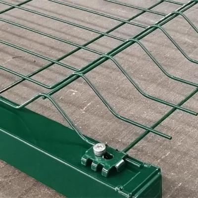 China European standard Rigid wire mesh fence panel triangle Rodent Proof 3d curved mesh fence panel for sale