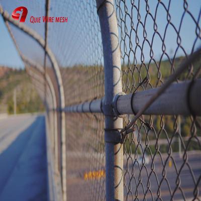 China 2.5mm-3.0mm Hot DIP Galvanized Chain Link Fence for sale