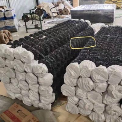 China Diamond Hole Fencing Galvanized PVC Coated Chain Link Mesh Fence for sale
