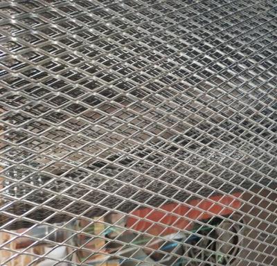China Diamond-Shaped Stretched Small Hole Galvanized Expanded Metal Mesh for sale