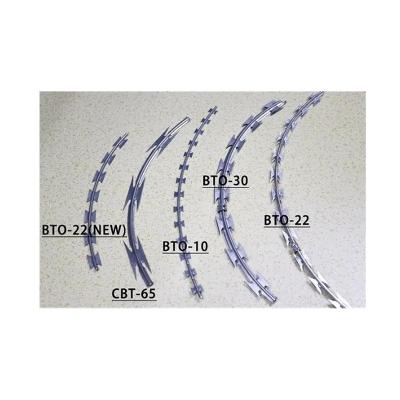 China Galvanized BTO22 BTO-25 28 30 CBT 45 60 65 Single Loop Cross Concertina Razor Mesh Fence for sale
