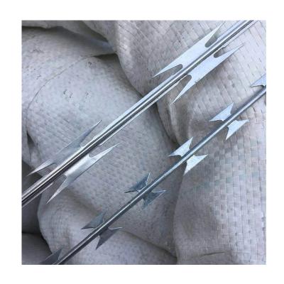China Factory Galvanized Stainless Steel BTO22 BTO-25 28 30 CBT 45 60 65 Straight Line Razor Barbed Wire Mesh Fence Price for sale